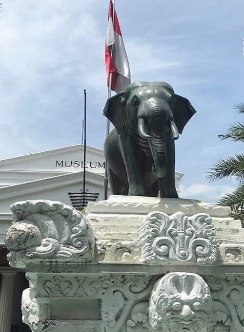 Museum Nasional - Ratunya Travel 0819-5864-3820